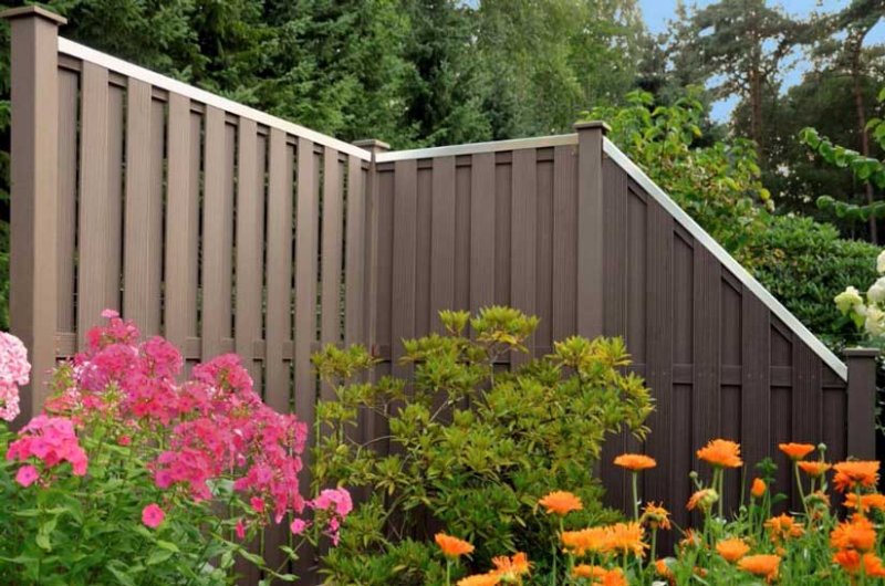 WPC Zaun montieren: eine praktische Schritt für Schritt Anleitung